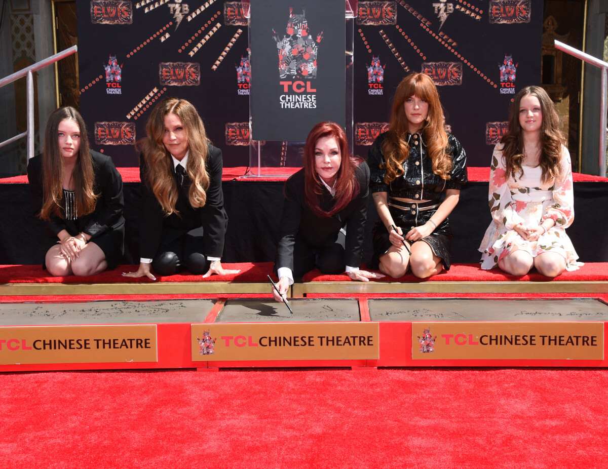 Photo : Finley Lockwood, Lisa Marie Presley, Priscilla Presley, Riley ...