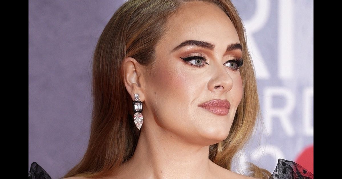 La chanteuse Adele a remporté le prix du meilleur album, de la chanson de l'année et d'artiste ...