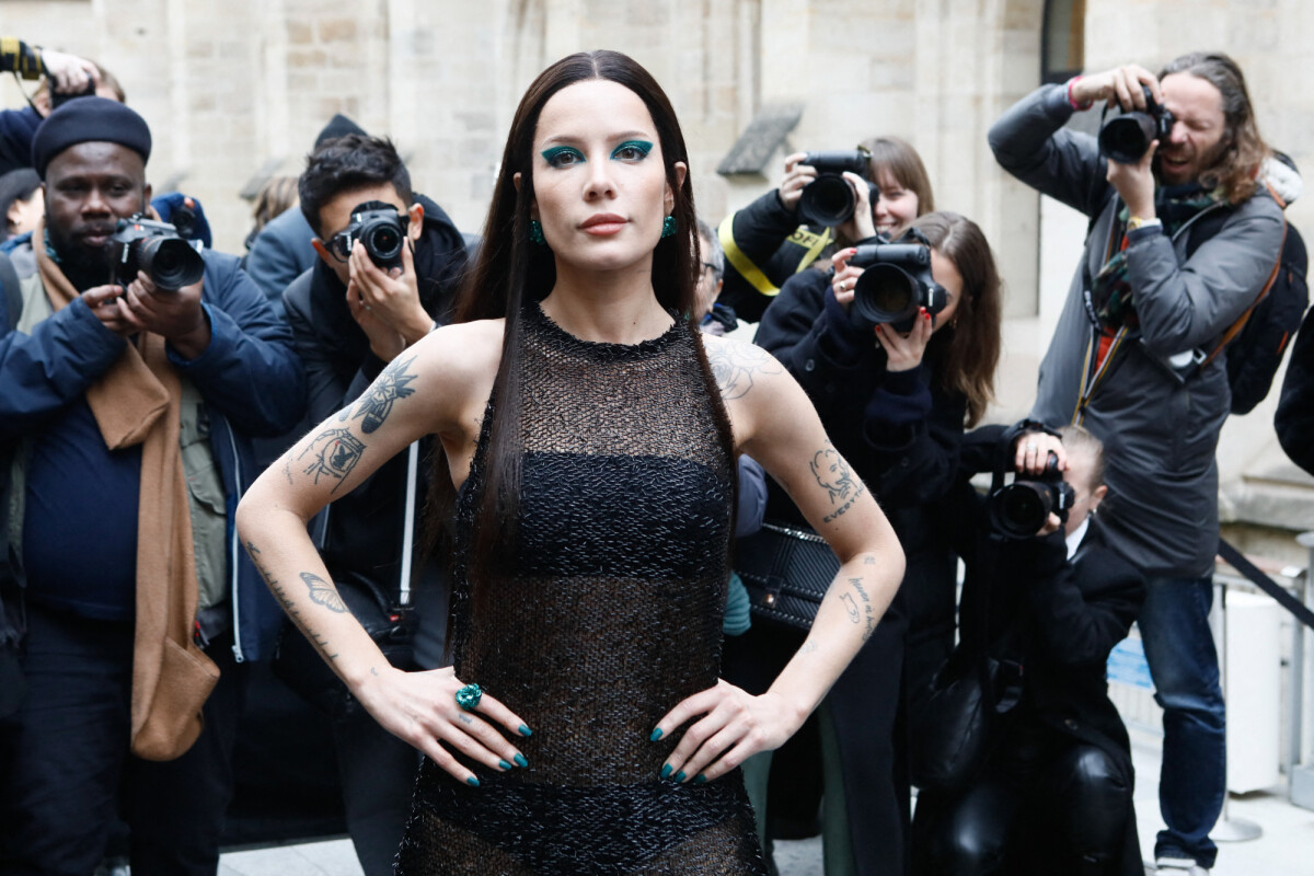 Photo : Halsey - Sorties du défilé de mode prêt-à-porter automne-hiver ...
