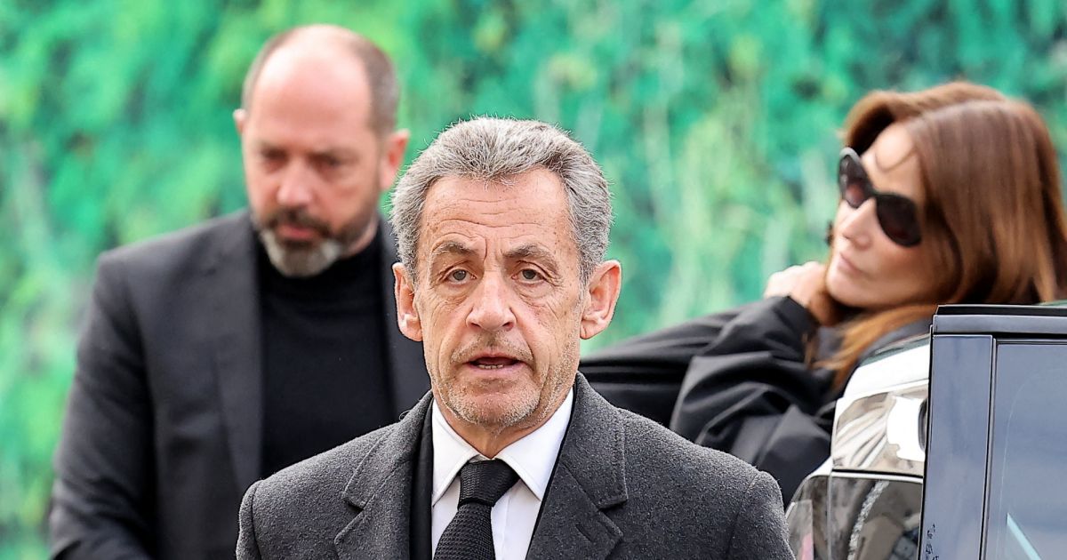 Nicolas Sarkozy, sa femme Carla Bruni-Sarkozy - Obsèques de Päl Sarkozy ...