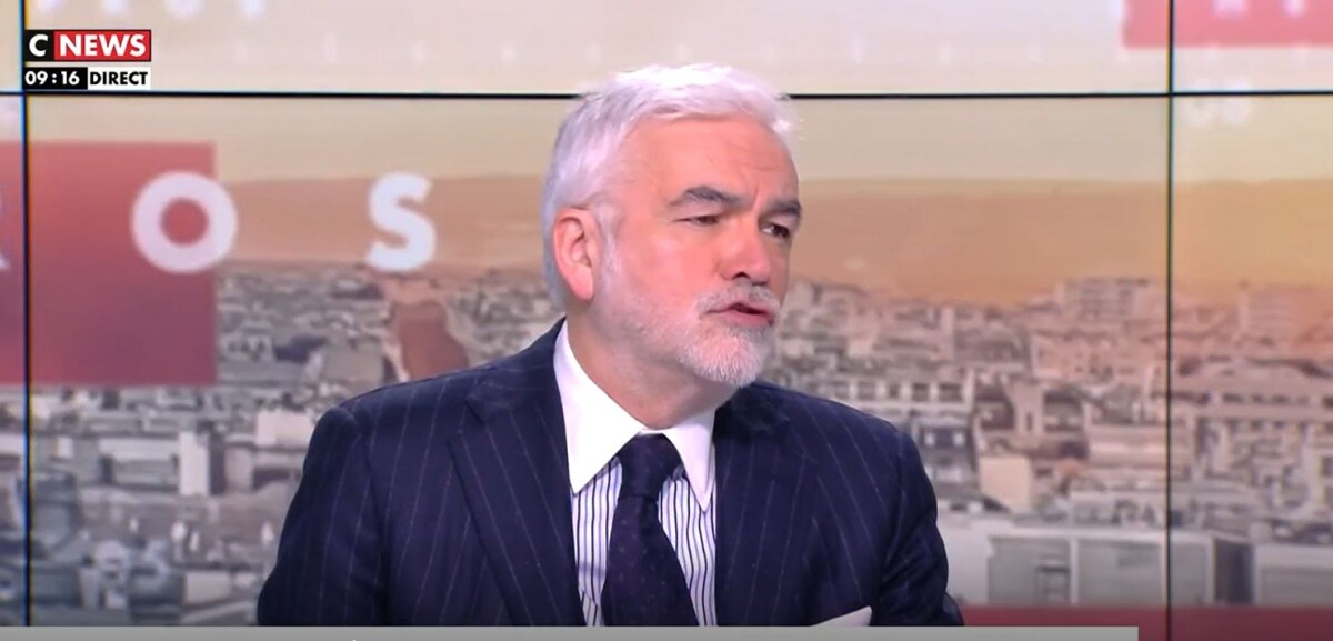 Photo : Pascal Praud lui a alors demandé de ne pas faire l'enfant ...
