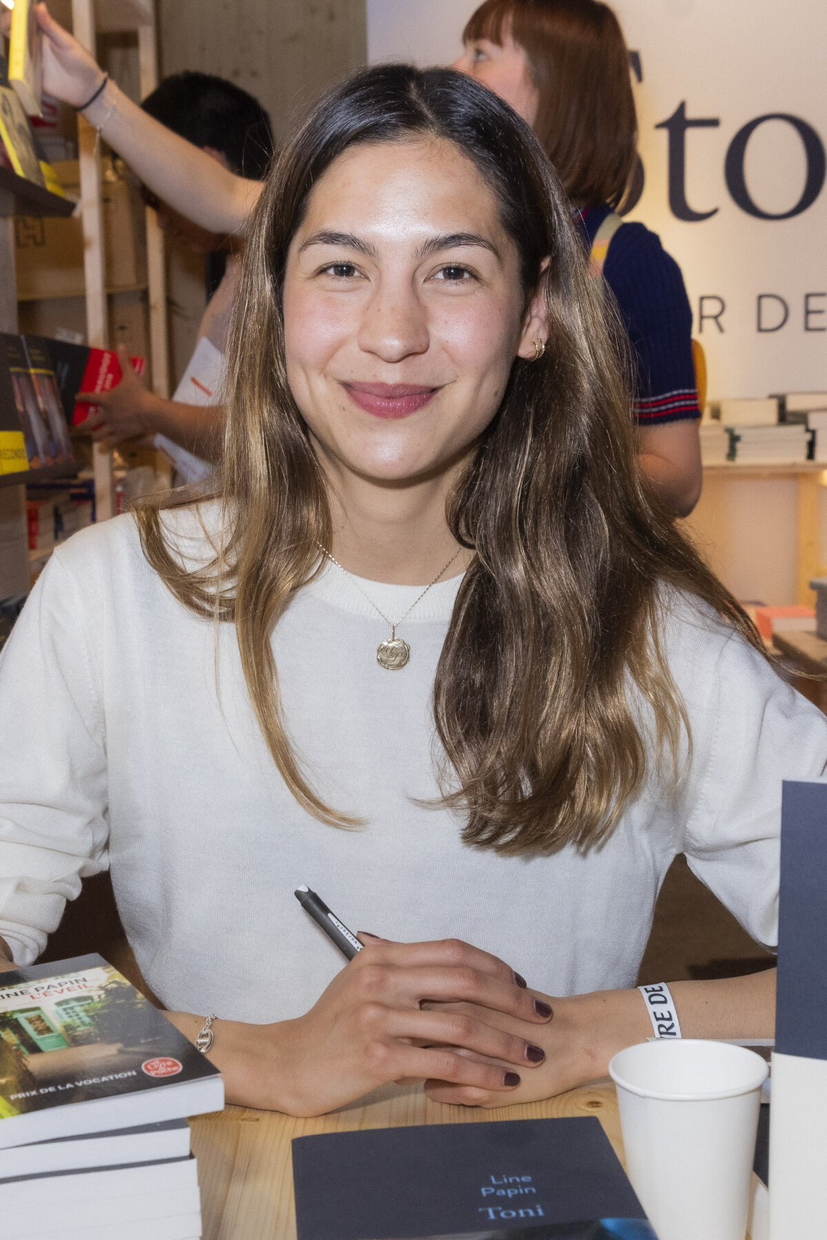Photo : Line Papin - Festival du Livre de Paris 2022 au Grand Palais ...