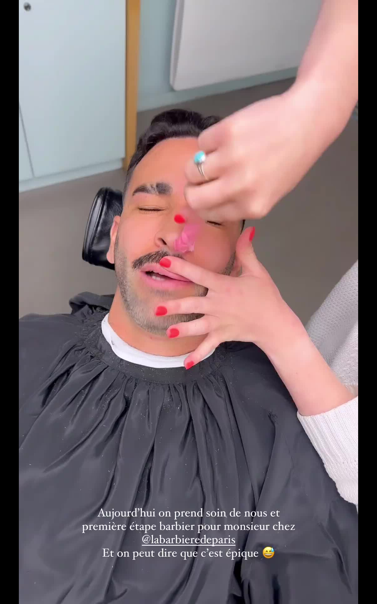 Vidéo : "Aujourd'hui, on prend soin de nous et première étape, barbier ...