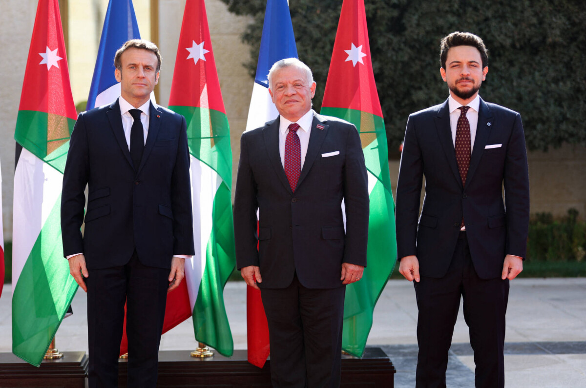 Photo : Le président français Emmanuel Macron, le roi Abdallah II de ...