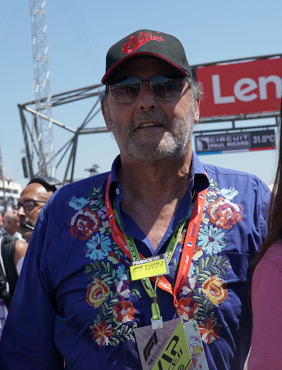 Photo : Jean Reno - Les célébrités lors du Grand Prix de France de ...