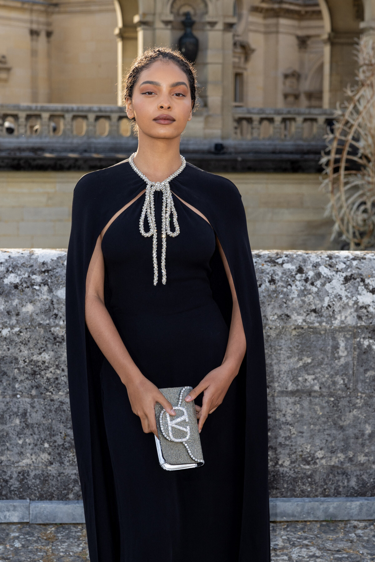 Photo : Sharon Alexie - Défilé de mode automne-hiver 2024 Haute-Couture ...