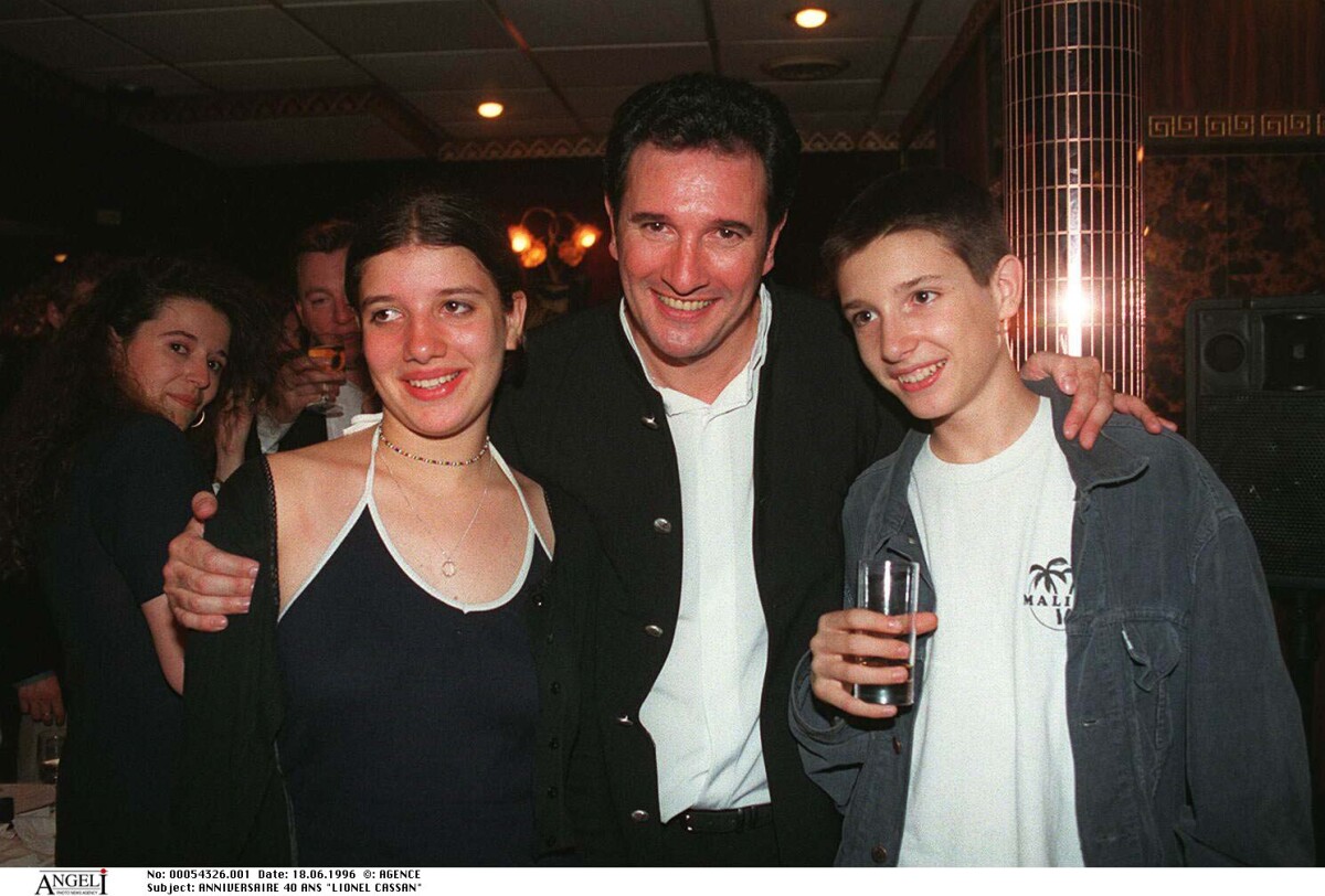Photo : 40ème anniversaire de Lionel Cassant : l'animateur accompagné ...