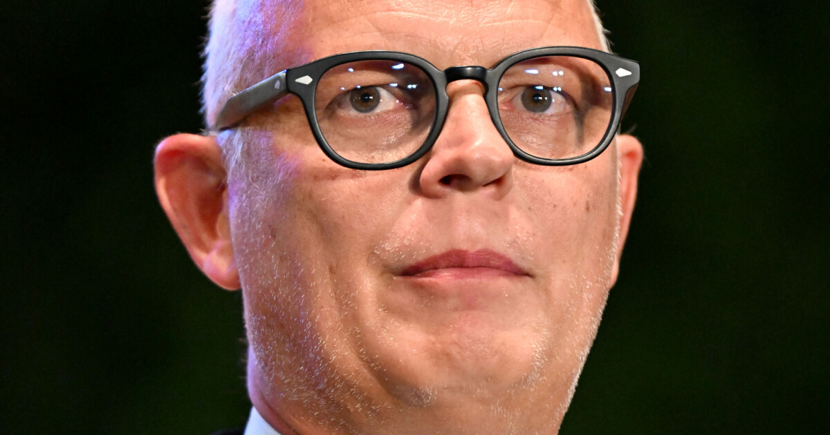 "C'est les sourcils qui sont surprenants" : Edouard Philippe franc sur ...