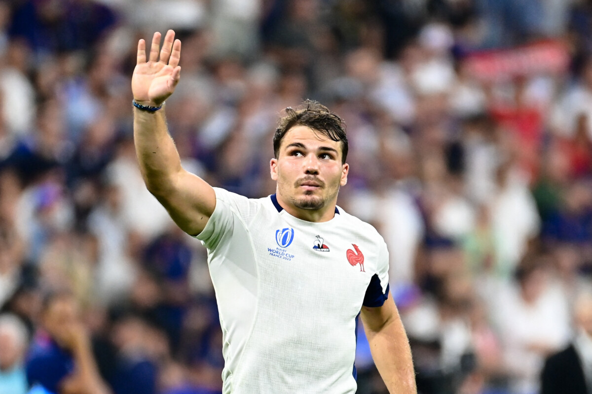Photo : Antoine Dupont ( 9 - France ) - - Match d'ouverture de la coupe ...