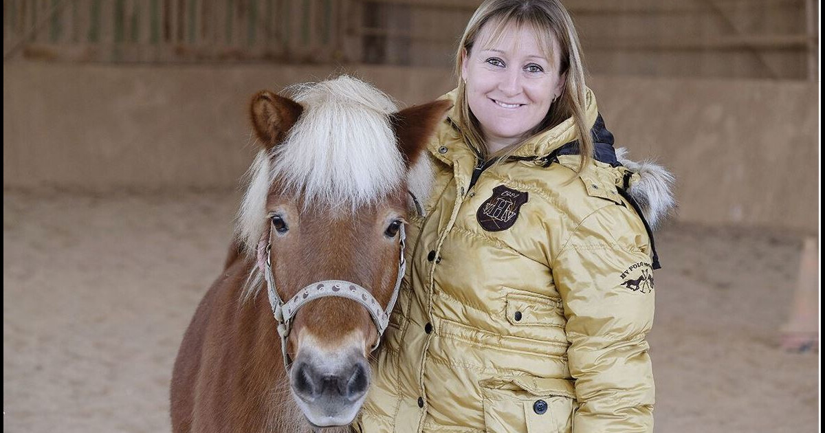 PHOTOS Julie (L'amour est dans le pré) très amoureuse : elle présente ...