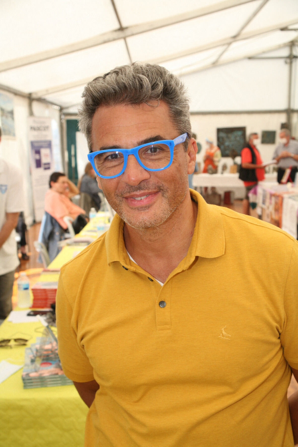 Photo : Julien Cohen lors du 32ème salon du livre de Cosne-Cours-sur ...