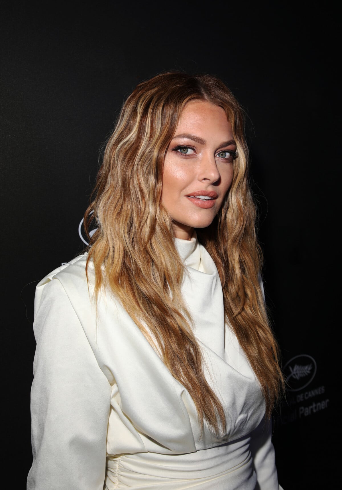 Photo : Caroline Receveur au photocall de la soirée "Orange" sur la ...