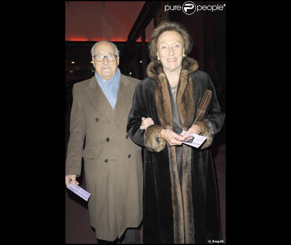 Alain Decaux et sa femme Micheline à la générale du spectacle de Michel ...