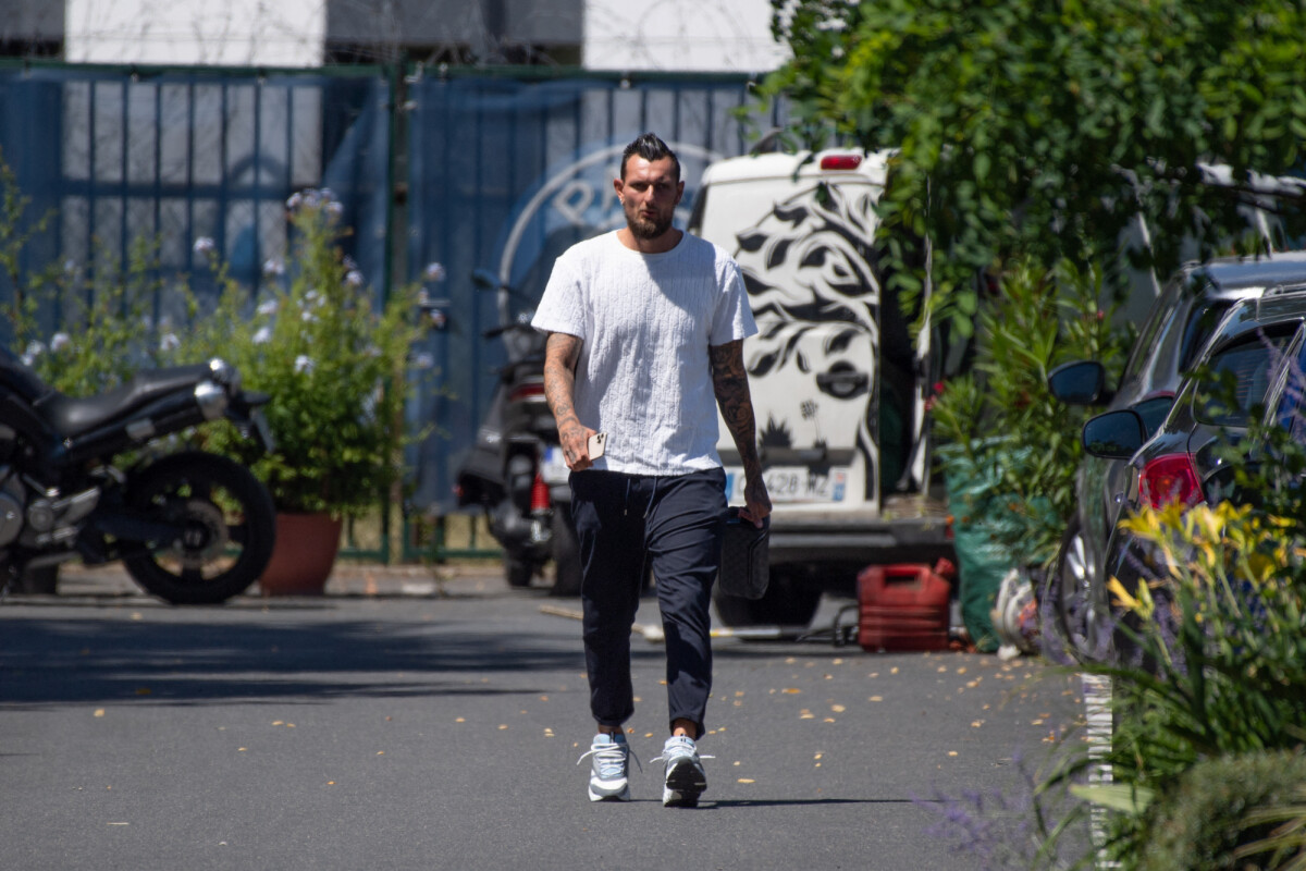 Photo : Alexandre Letellier arrive à l'entrainement au Camp des Loges à ...