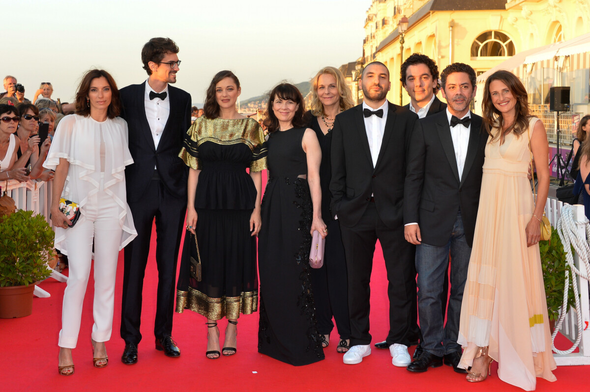 Photo : Aure Atika, Hugo Gelin, Marion Cotillard,guest, Camille Lauens ...