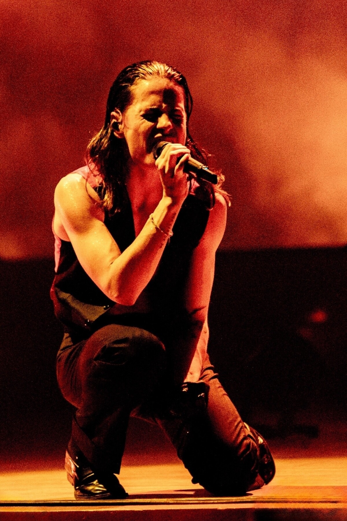 Photo : Redcar (Christine and the Queens) sur scène pour une date au ...
