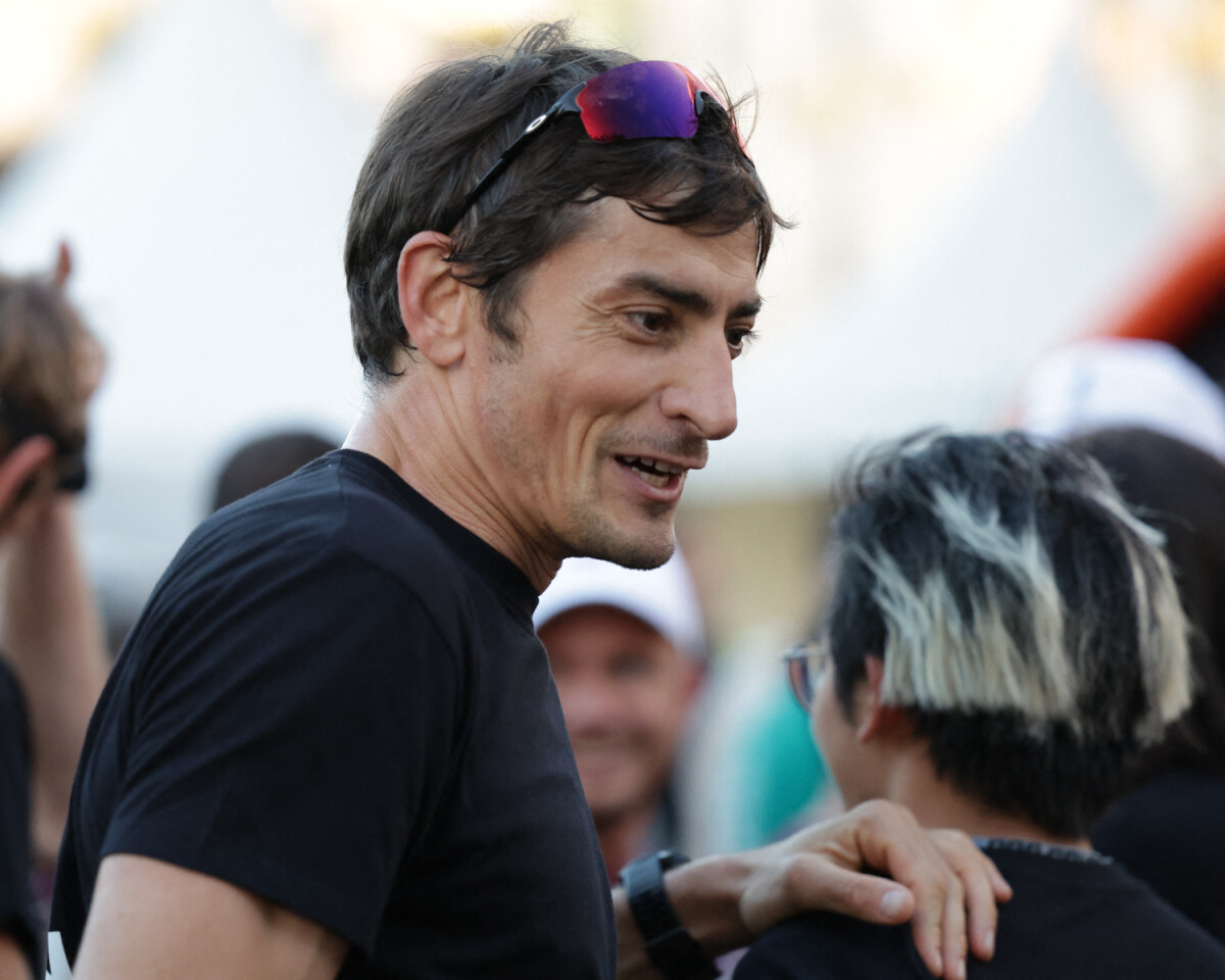 Photo : Claude Dartois lors de la journée paralympique 2022 place de la ...