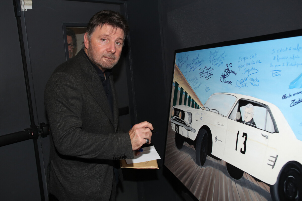 Photo : Exclusif - Philippe Lellouche signe le tableau qui sera offert ... Photo : Exclusif - Philippe Lellouche signe le tableau qui sera offert ...