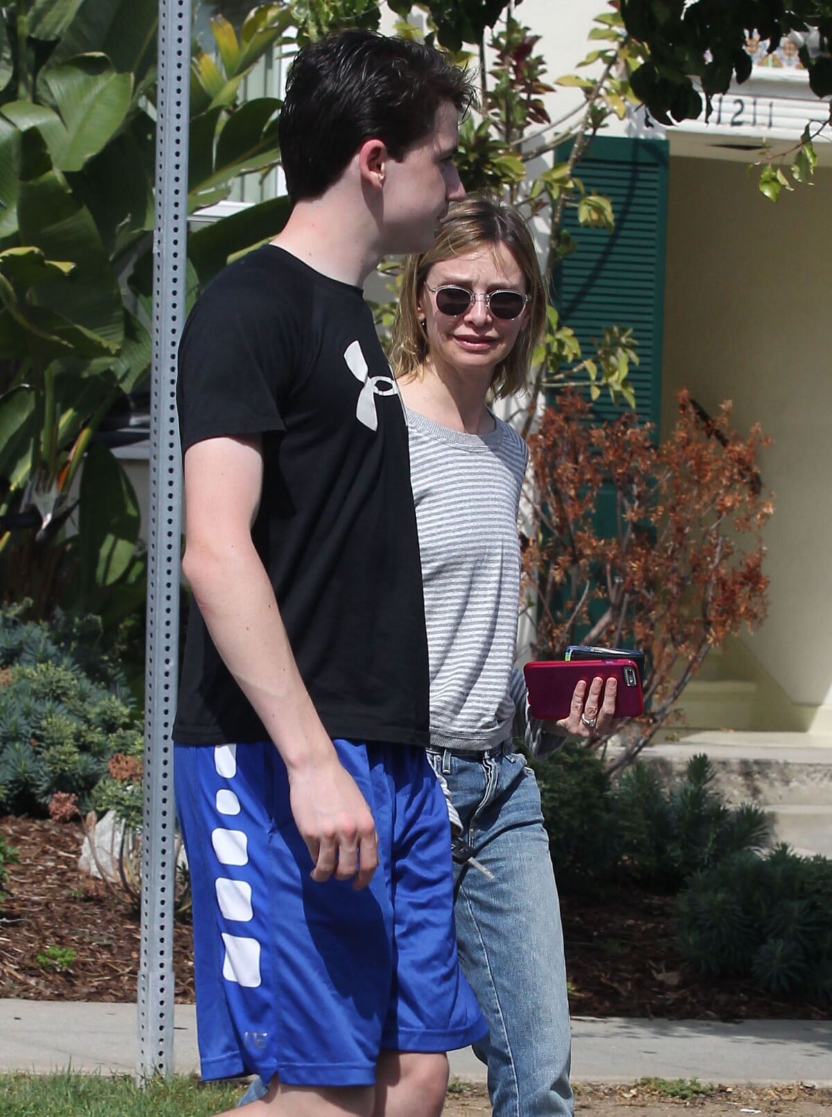 Photo : Le petit dernier, c'est Liam. Calista Flockhart à la sortie d ...