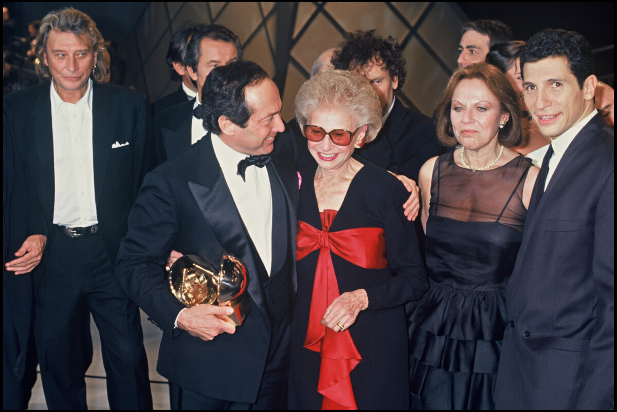 Photo : Même malade celle-ci accepte de se produire pendant trois mois ...