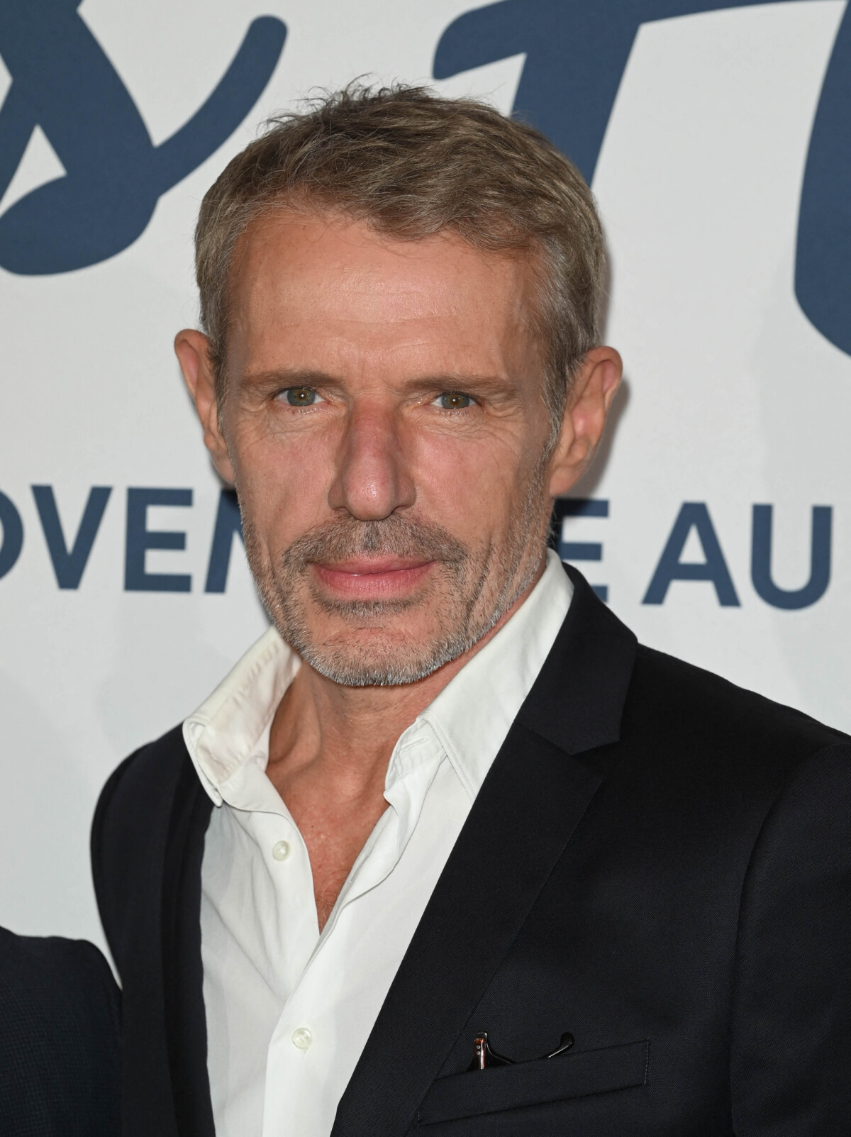 Photo : Lambert Wilson - Avant-première du film "Une robe pour Mrs ...