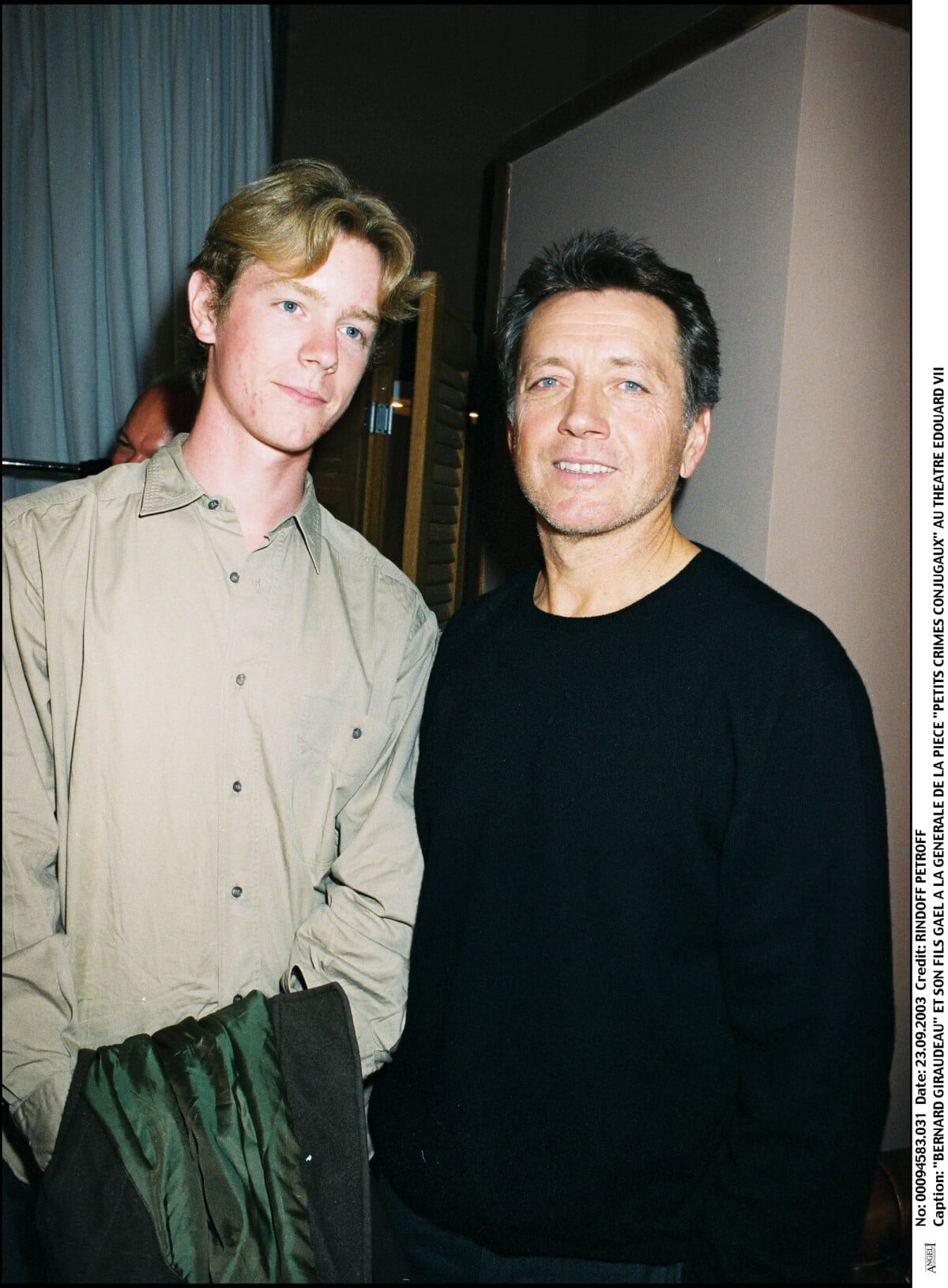 Photo : Bernard Giraudeau et son fils Gaël au théâtre Edouard VII ...