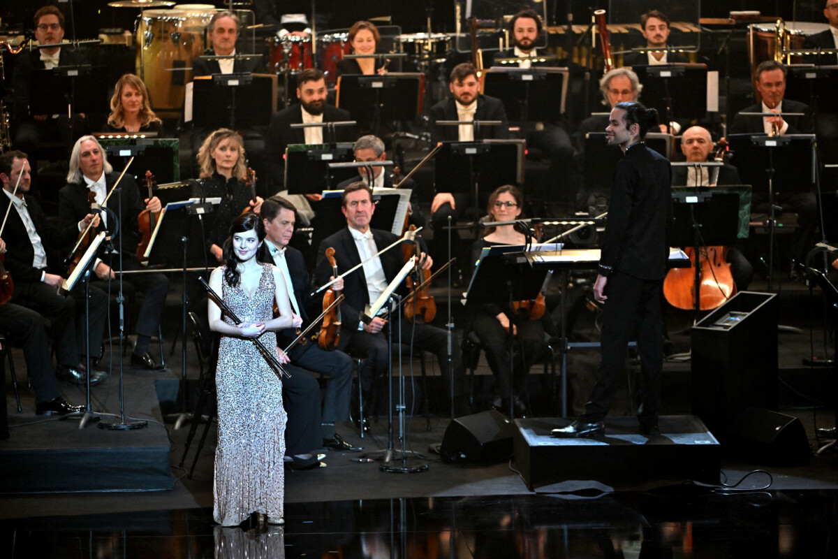 Photo : La flutiste Mathilde Calderini et le chef Léo Margue - 31ème ...