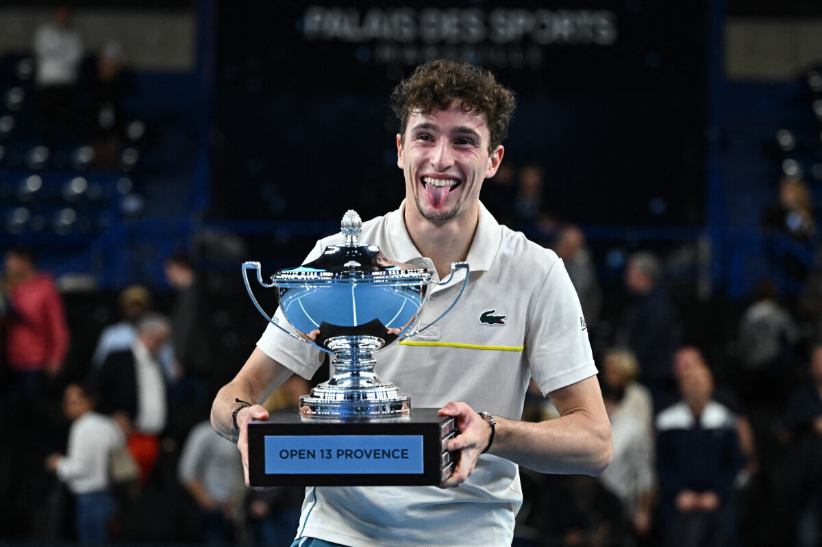 Vidéo : Ugo Humbert décroche un nouveau titre à Dubaï : baiser à sa ...