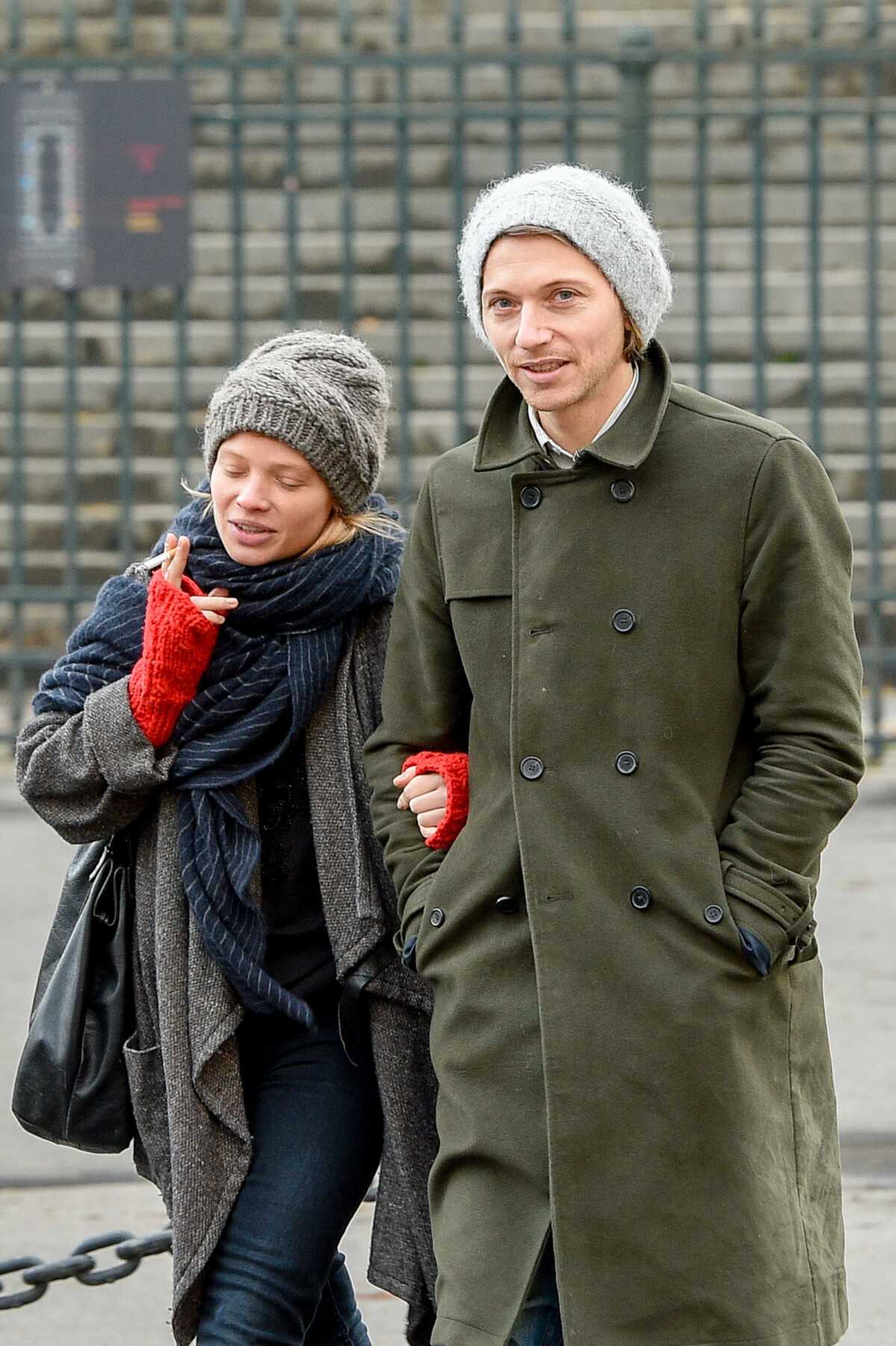 Photo : Mélanie Thierry et son compagnon le chanteur Raphaël - Sorties ...