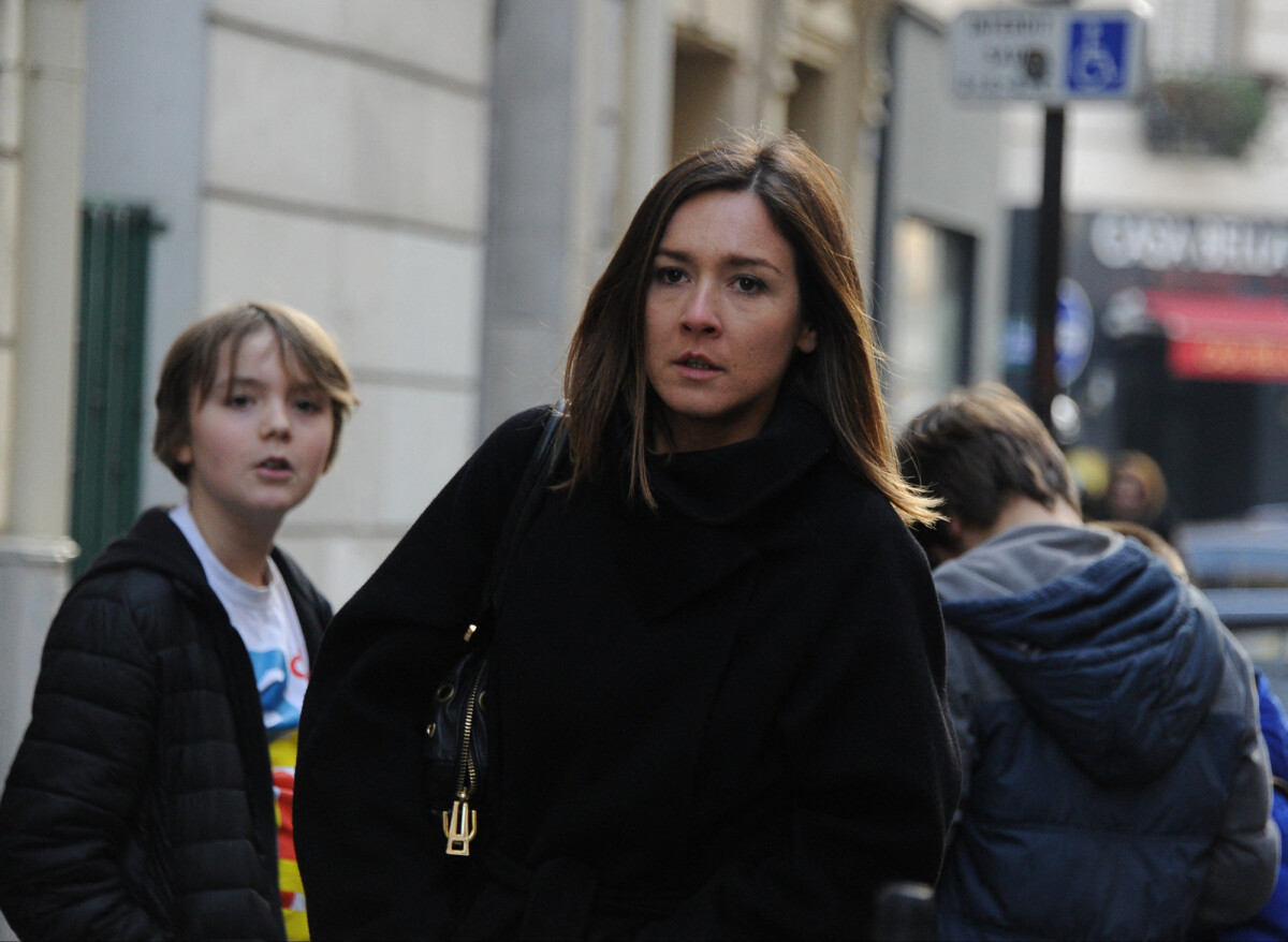 Photo : Emmanuelle Boidron assiste aux funérailles de l'acteur français ...