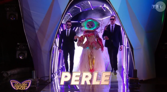 Mask Singer 6 - La Perle : Laurent Ruquier l'a démasquée, Camille ...