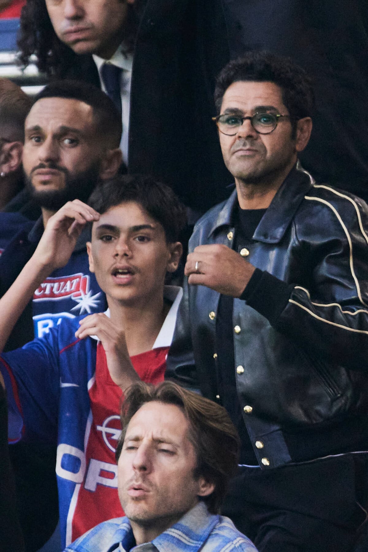 Photo : Jamel Debbouze et son fils Léon - Célébrités dans les tribunes ...