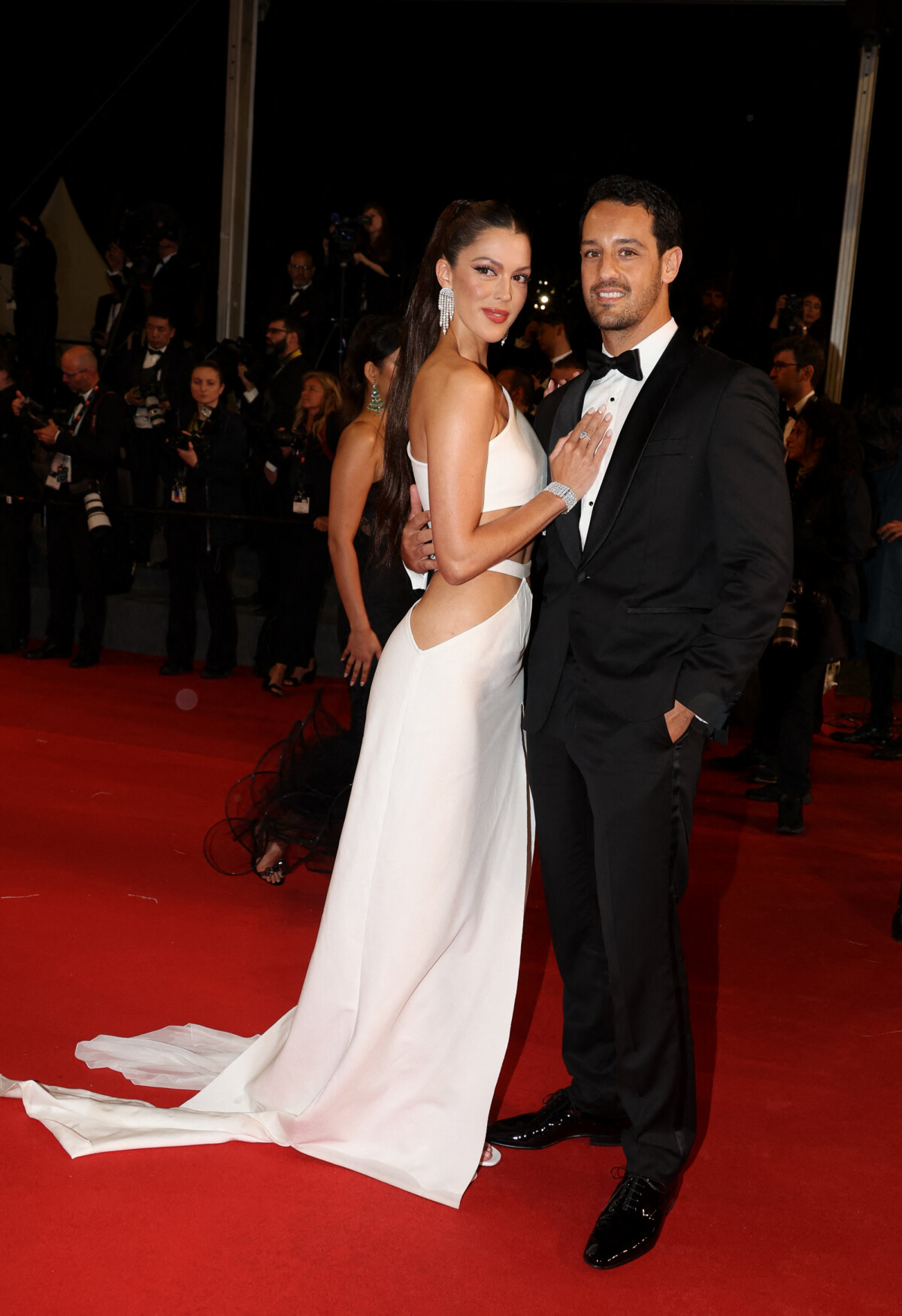 Photo : L'année dernière, l'ancienne Miss France avait monté les marches avec son fiancé Diego ...