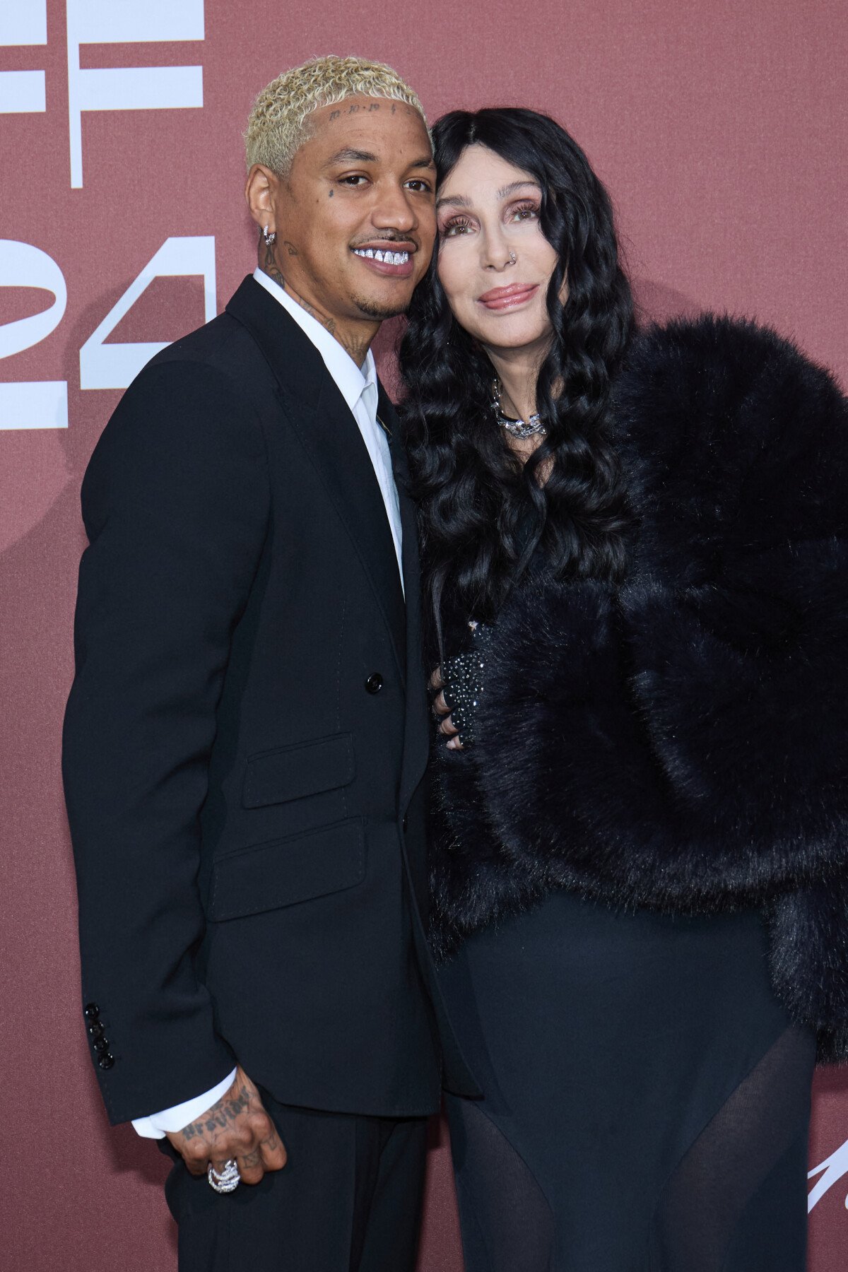 Photo : Cher et son compagnon Alexander Edwards ont assisté au gala de l'AmfAR à Antibes Cher et ...