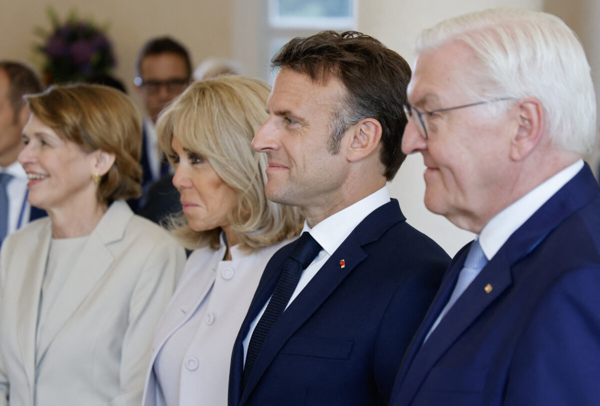 Photo : Emmanuel Macron et Brigitte Macron accueilis par Franck-Walter ...