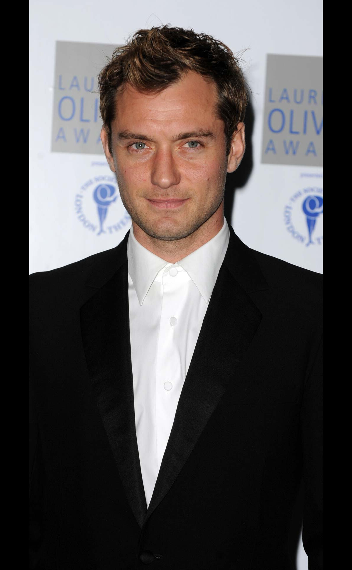 Photo : Jude Law à la cérémonie des Laurence Olivier Awards, à Londres ...