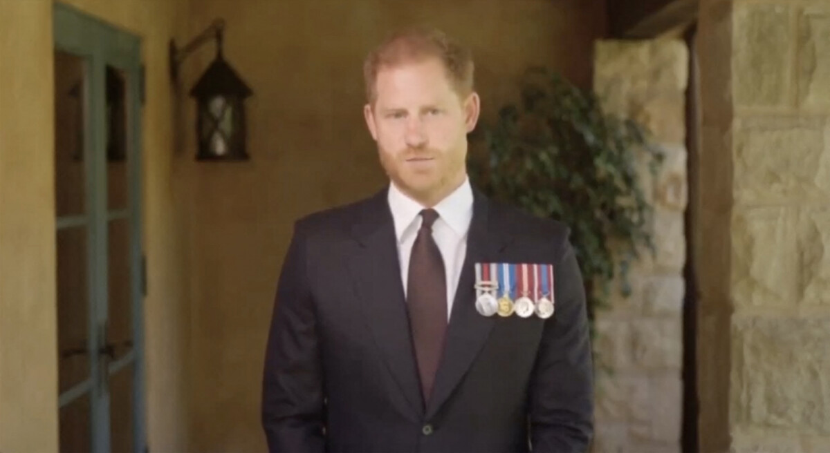 Photo : Le prince Harry, duc de Sussex, a honoré son amie le sergent de ...