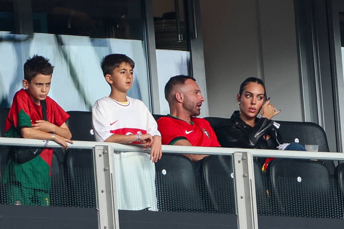 Photo : Georgina Rodriguez dans les tribunes du match Turquie Vs ...