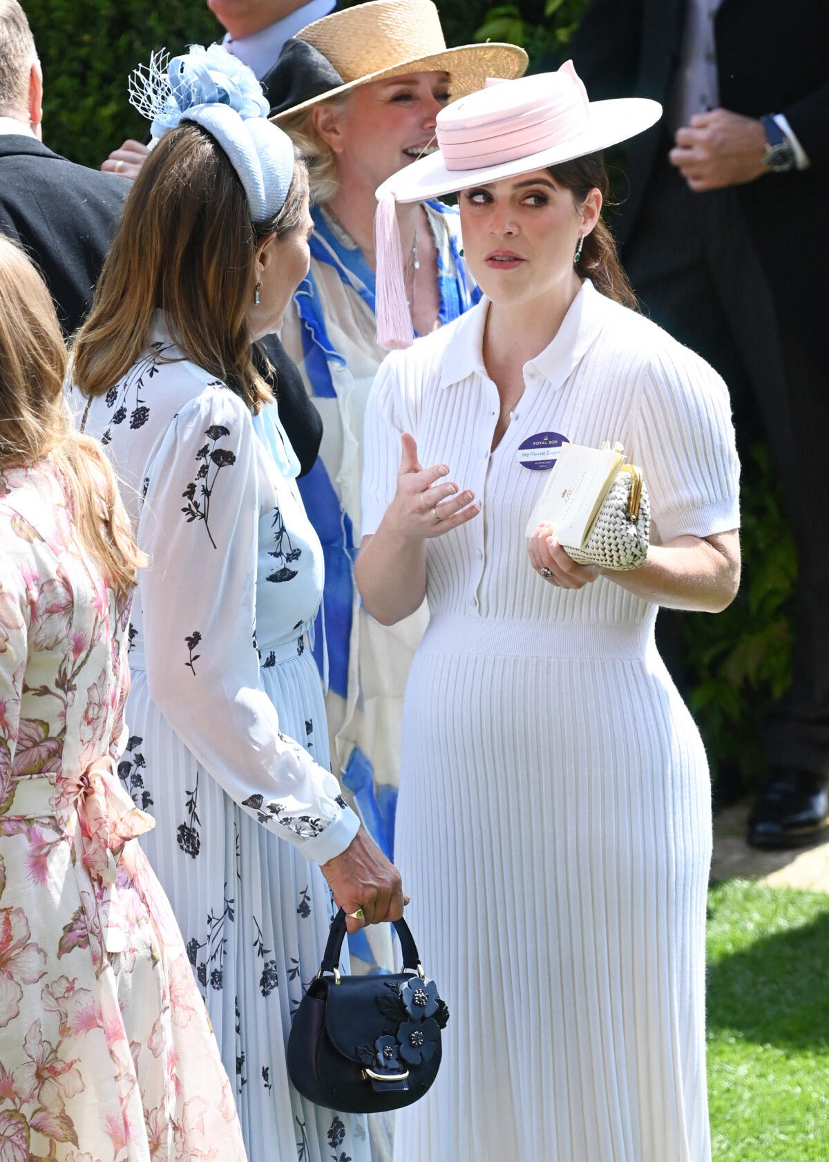 Photo : Carole Middleton et La princesse Eugenie d'York - Les ...