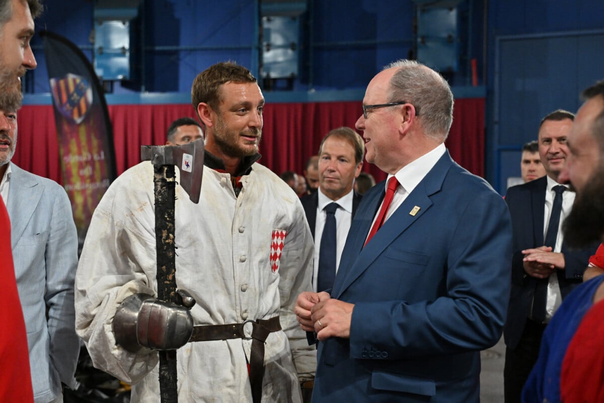 Photo : En effet, Pierre Casiraghi s'exerce au combat médiéval, aussi ...