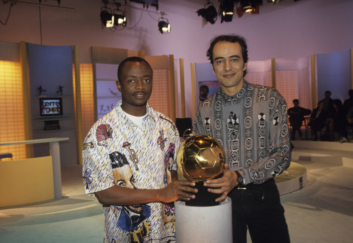 Photo : Archives - En France, à Paris, Abédi PELE posant avec son ...