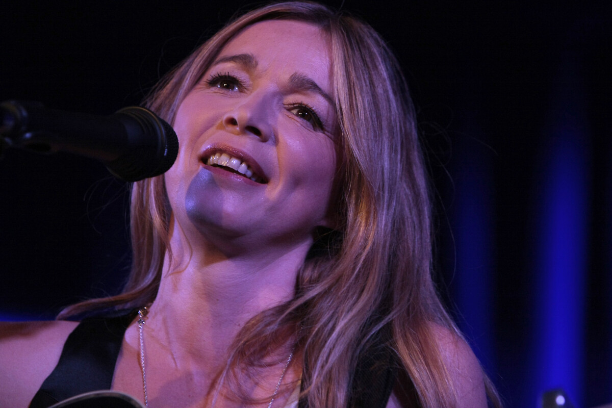 Photo : Hélène Rollès lors d'un concert au Divan du monde à Paris, le ...