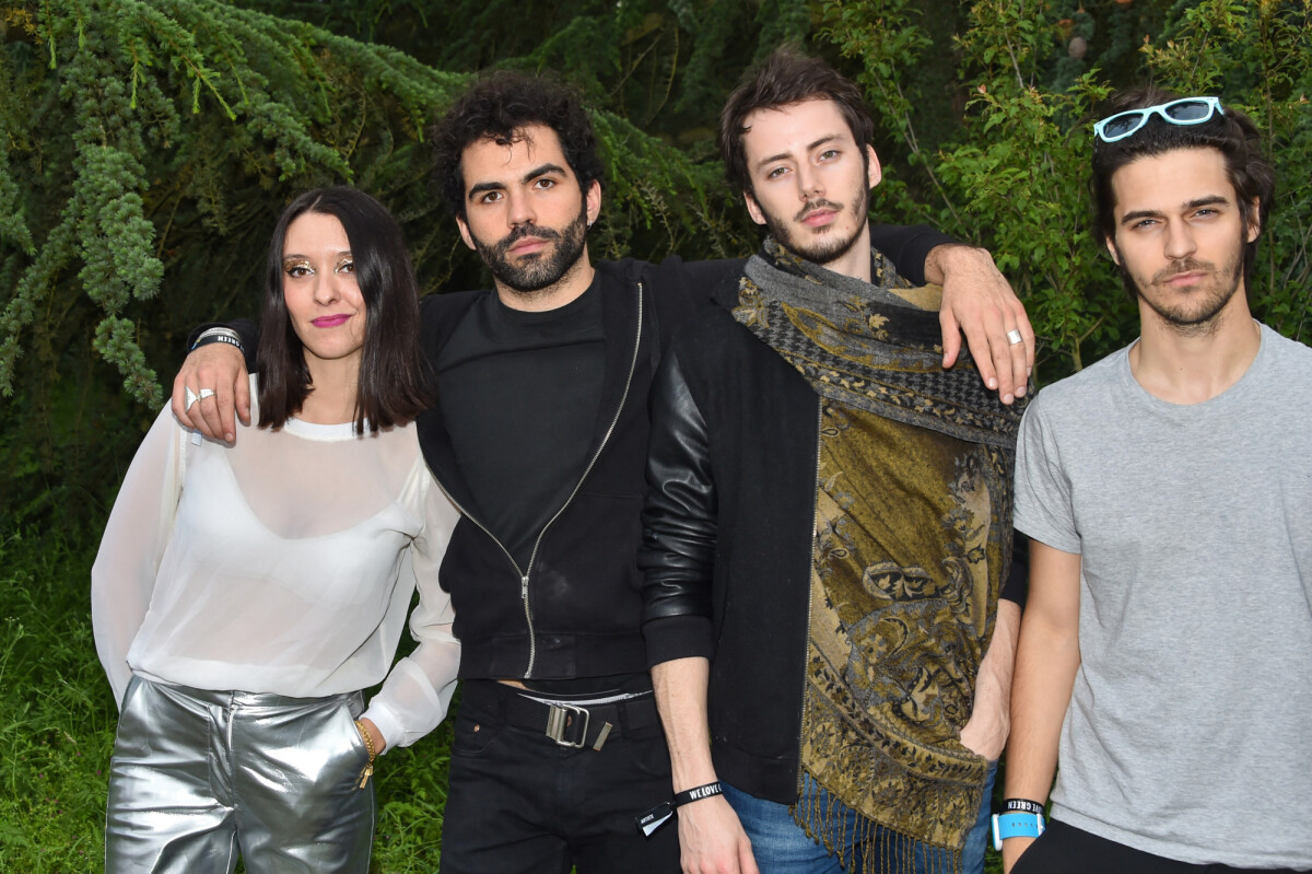 Photo : Cette dernière a d'ailleurs fondé le groupe Minuit avec son ...