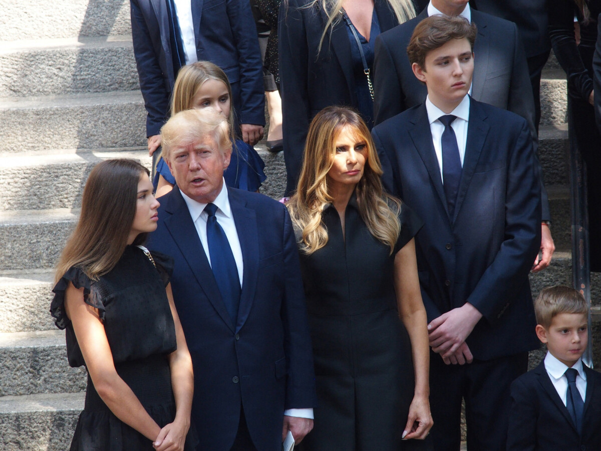 Photo : Donald Trump et sa femme Melania, Barron Trump - Obsèques de ...