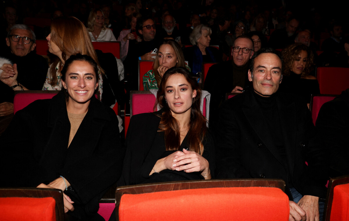 Vidéo : Anthony Delon entouré de ses ravissantes filles Liv et Loup ...