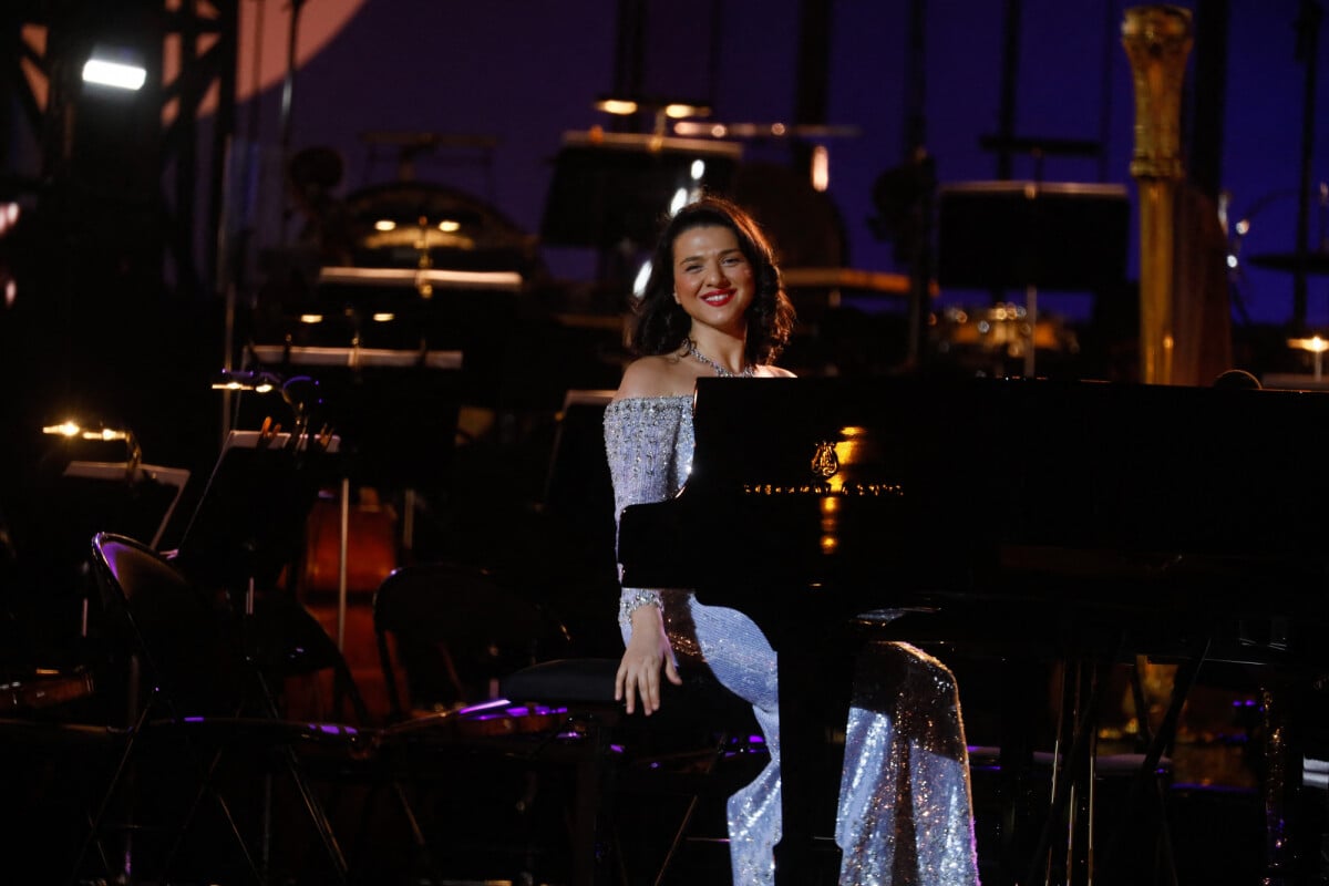 Photo : Khatia Buniatishvili - "Concert de Paris" sur le parvis de l'hôtel de ville de Paris ...