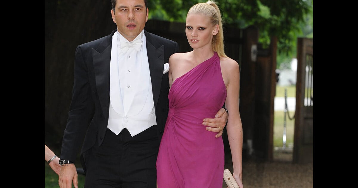 Lara Stone et David Walliams : le couple de jeunes mariés s'offre enfin ...