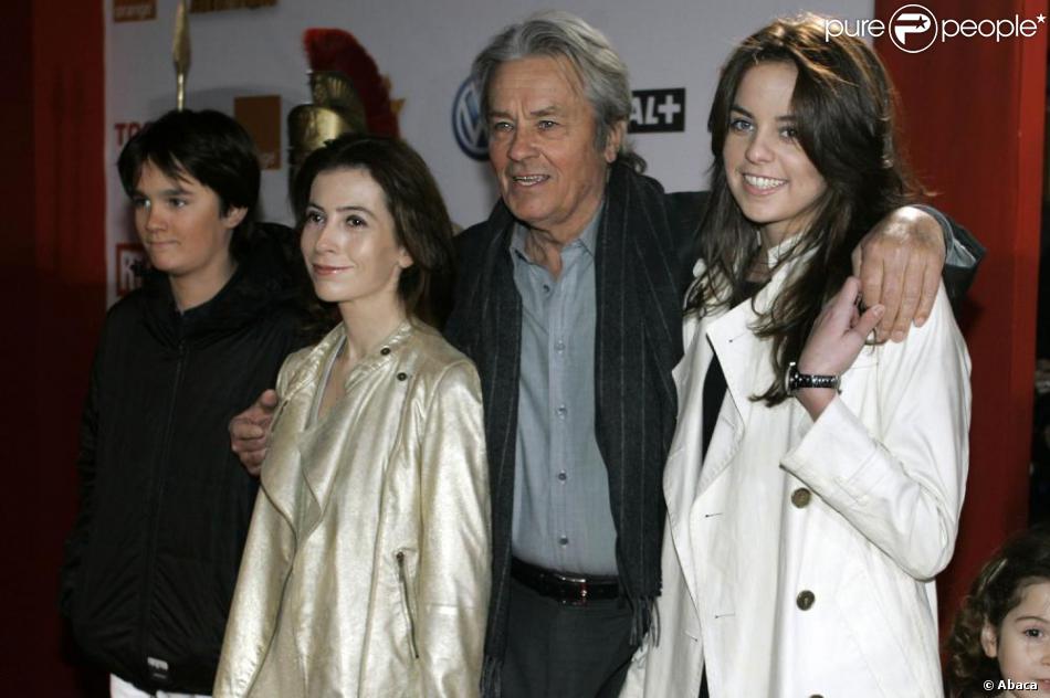 Alain Delon et ses enfants Alain-Fabien et Anouchka - Purepeople