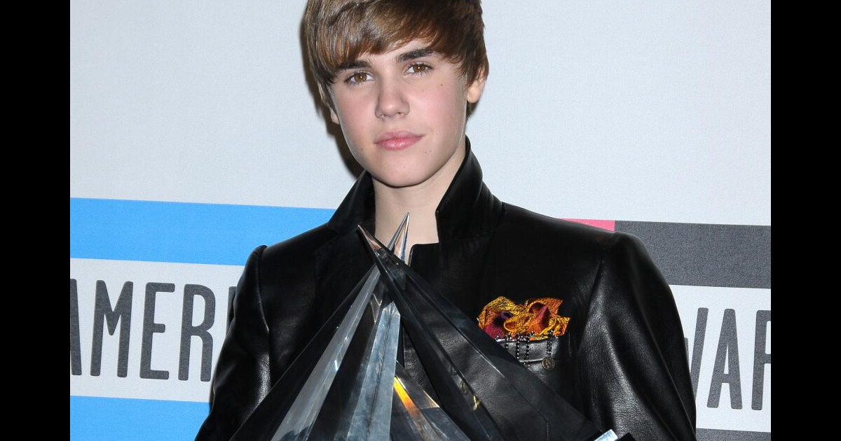 Justin Bieber pirate Facebook ! - Purepeople