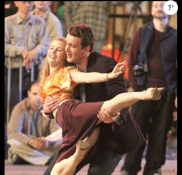 Amy Adams, déshabillée par Jason Segel, dévoile son postérieur ...